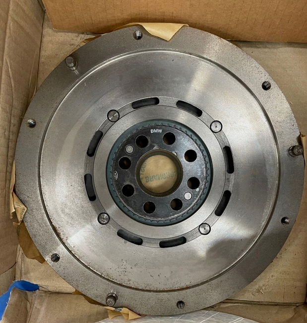 New original BMW dual mass flywheel 21211225979 for BMW E30-M20 new BM ...